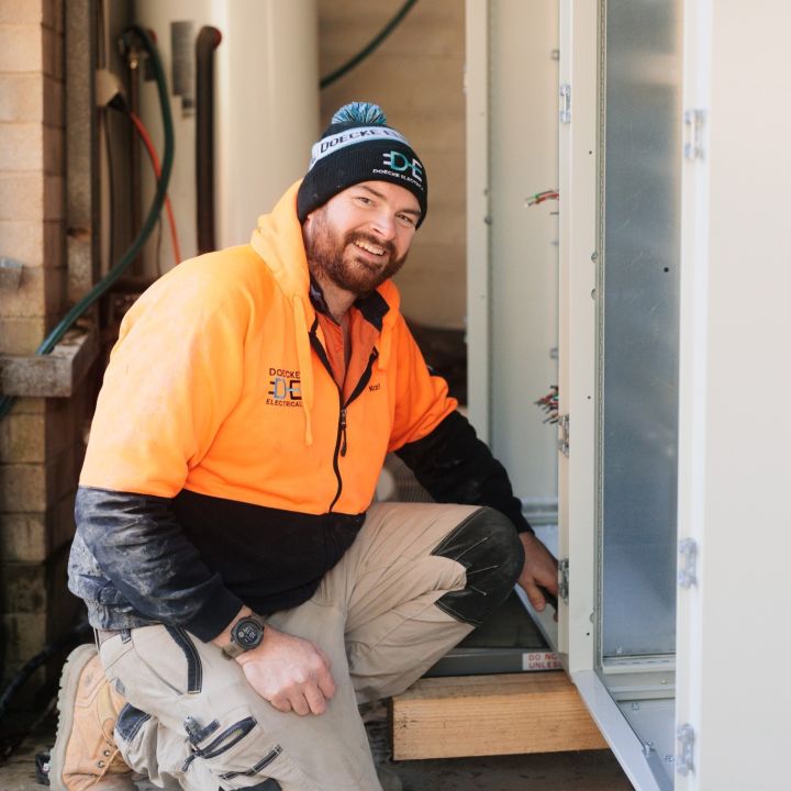 Murray Bridge Off Grid & Solar - Commshake